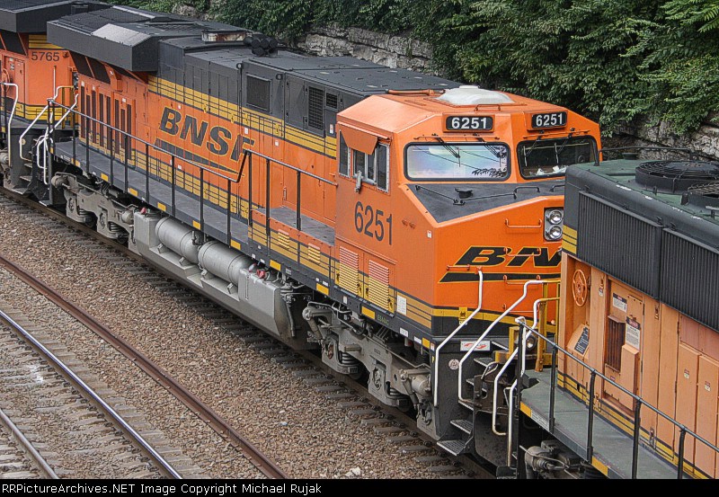 BNSF 6251